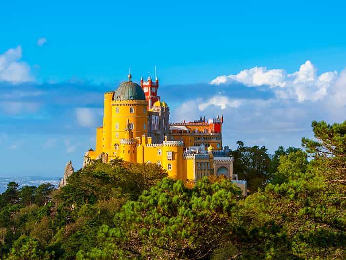 Sintra: tour privato in jeep di Spiagge e Colares | GetYourGuide