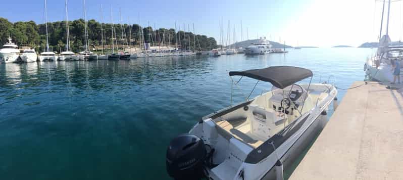 Speedboat Transfer från Hvar stad till Split flygplats | GetYourGuide