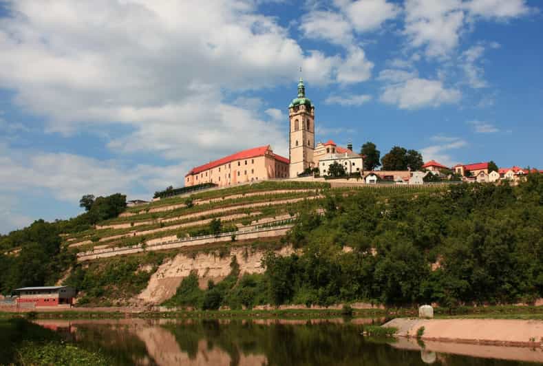 Praga: Excursión de un día al Castillo de Melnik con cata de vinos ...
