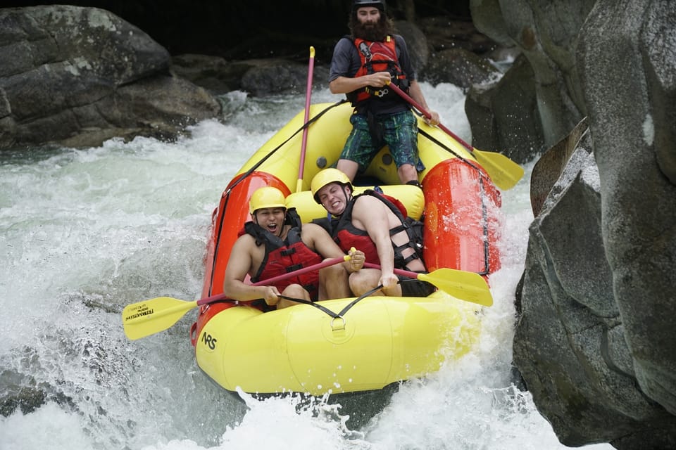 Desde Medellín: Experiencia de rafting | GetYourGuide