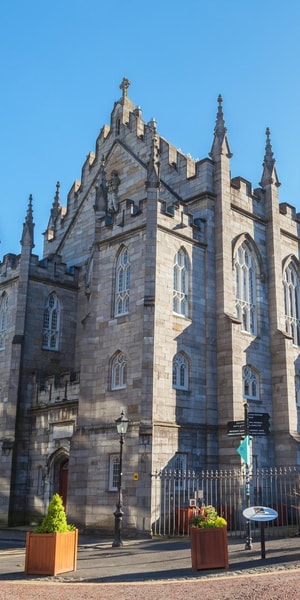 Dublin: Book of Kells, Dublin Castle and Christ Church Tour | GetYourGuide