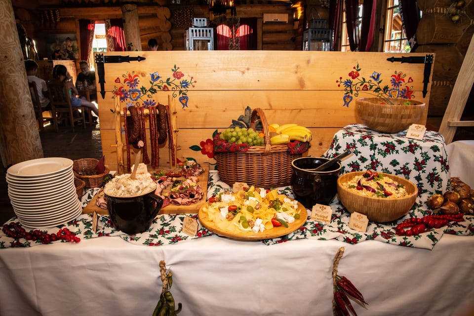 Krakow: Full Traditional Polish Dinner & Folk Show | GetYourGuide