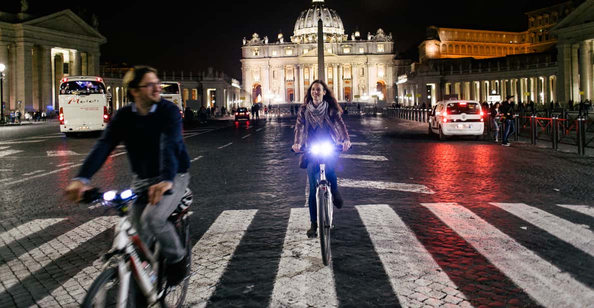 Roma di notte: esperienza in bici di 3 ore | GetYourGuide