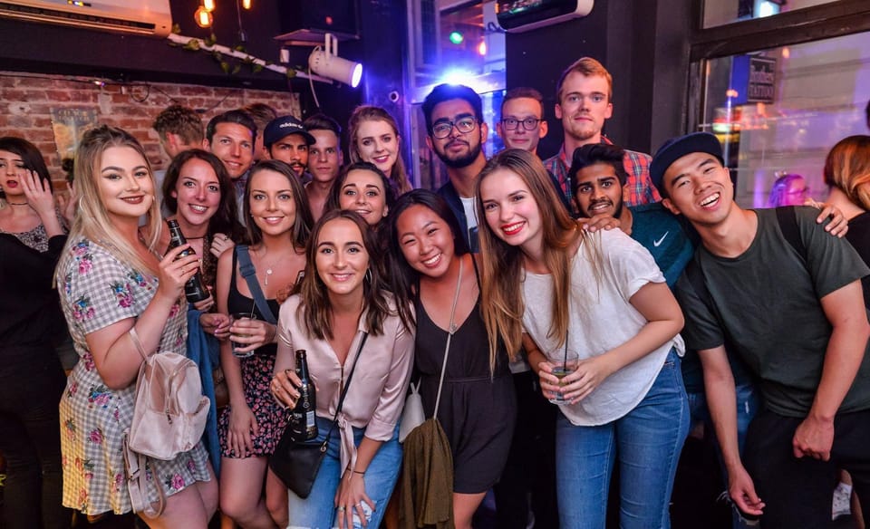 Kroegentocht in Cluj: uitgaanservaring | GetYourGuide