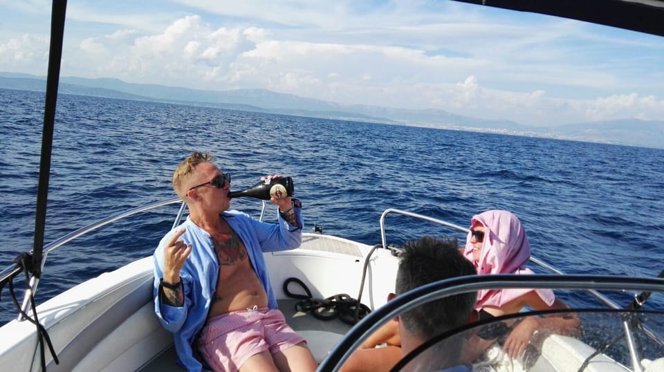 Split: Excursión Privada en Barco de Día Completo a la Laguna Azul y ...
