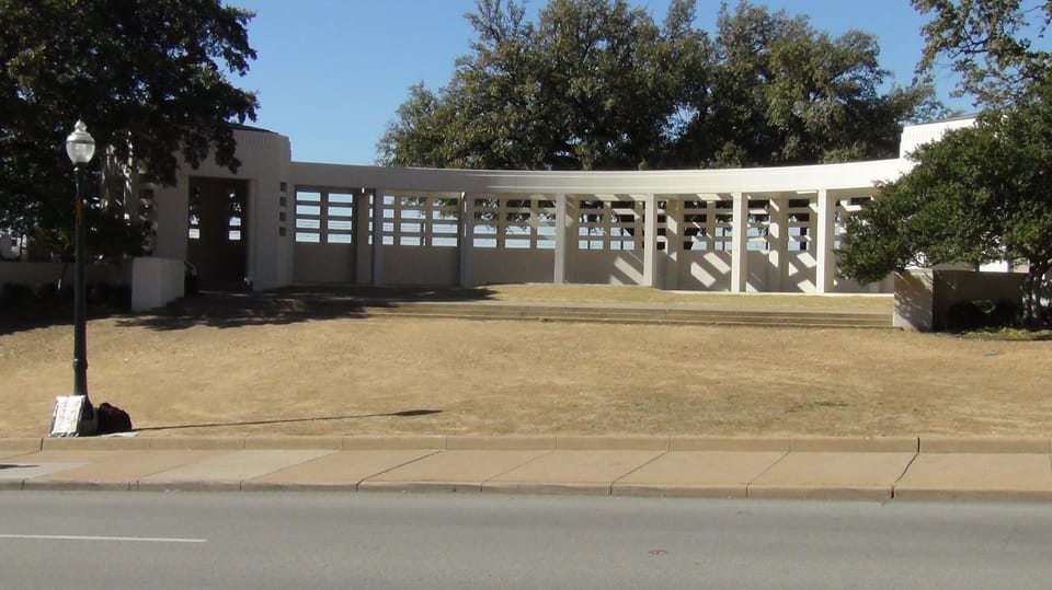 Dallas: tour de 2 horas por el asesinato de JFK sin museo | GetYourGuide