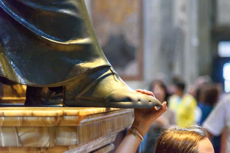 Vaticano y catacumbas: tesoros de la Capilla Sixtina | GetYourGuide