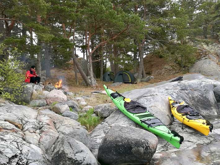 Stoccolma: tour dell'arcipelago in kayak di 2 giorni | GetYourGuide