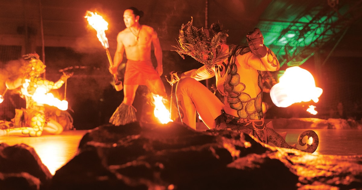 Kauai: Cena VIP en una mansión y espectáculo Luau Kalamaku | GetYourGuide