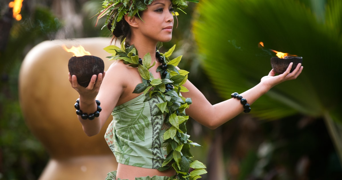 Kauai: VIP 4-Gang Abendessen und Luau Kalamaku Show | GetYourGuide