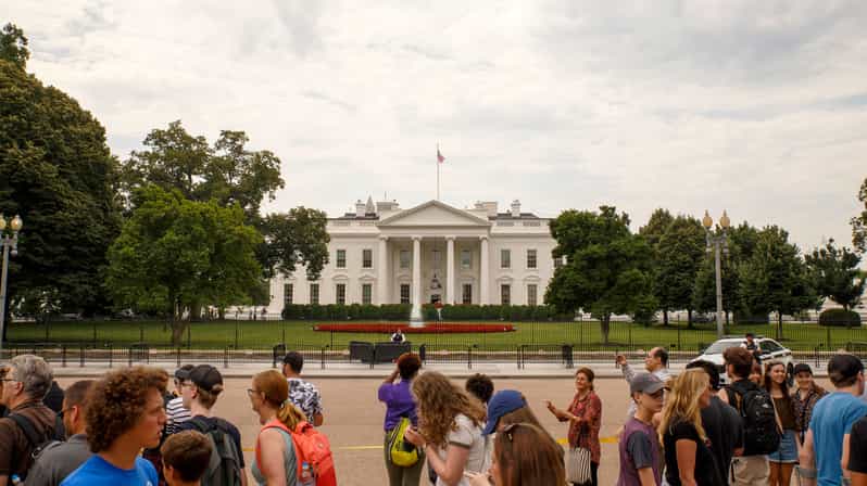 Washington DC: Guided Landmarks Bus Tour & National Archives | GetYourGuide