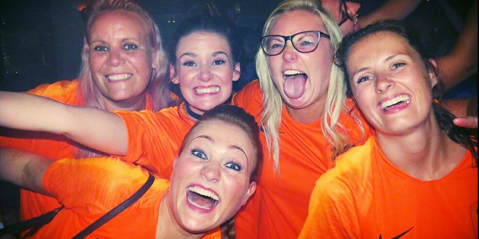 Kings Night Ultimate Party Pub Crawl | GetYourGuide