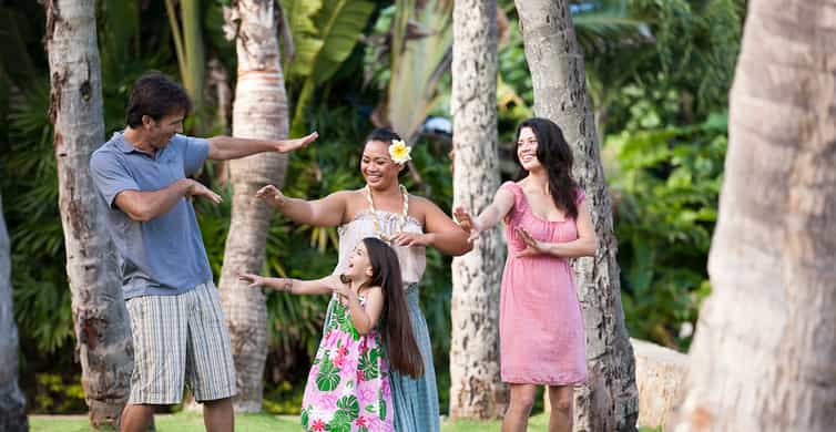 Oahu: Büfé: Belépő a Polinéz Kulturális Központba Gateway Buffet ...