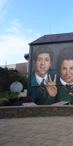 Derry: Derry Girls TV Show Filming Locations Tour | GetYourGuide