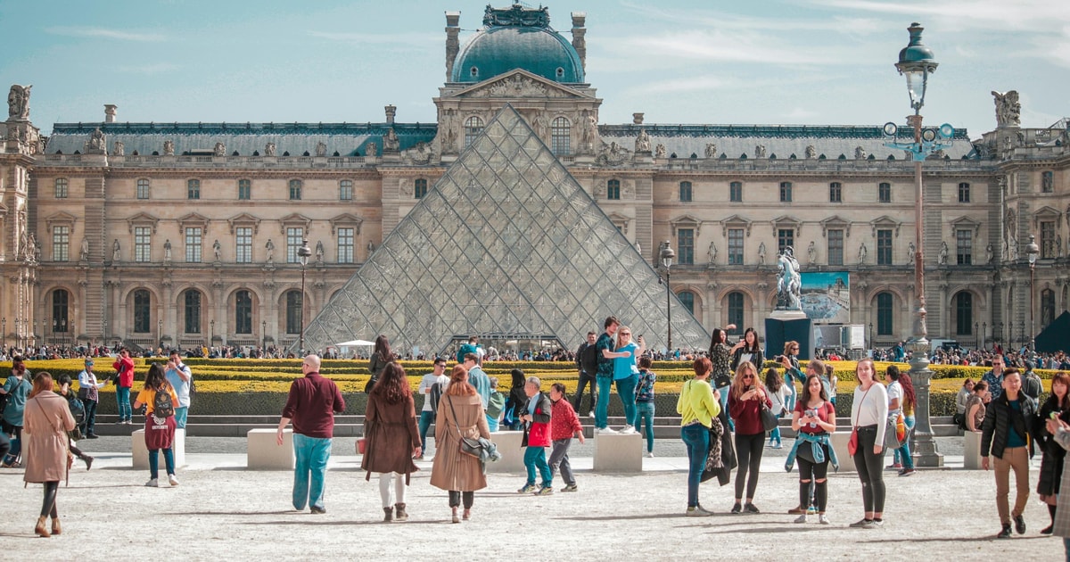 Louvre Museum:Fast Track Entry Ticket+Art & Pop Culture Tour | GetYourGuide