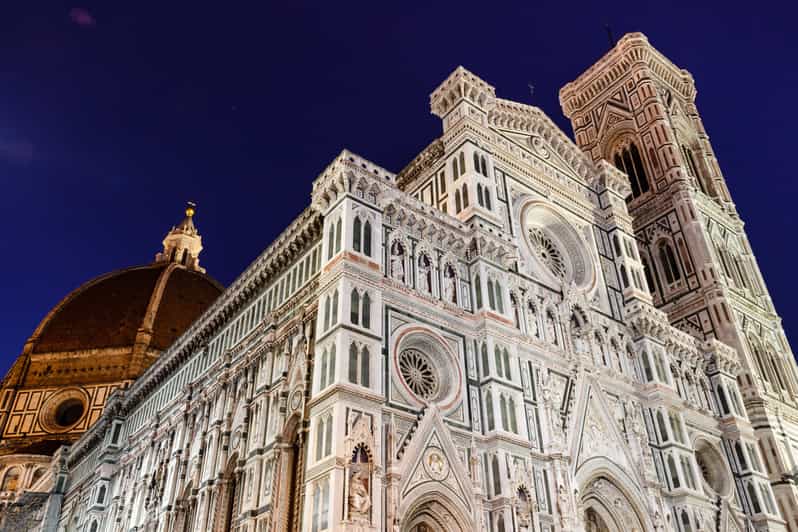 Florencia: Tour nocturno en bicicleta eléctrica | GetYourGuide
