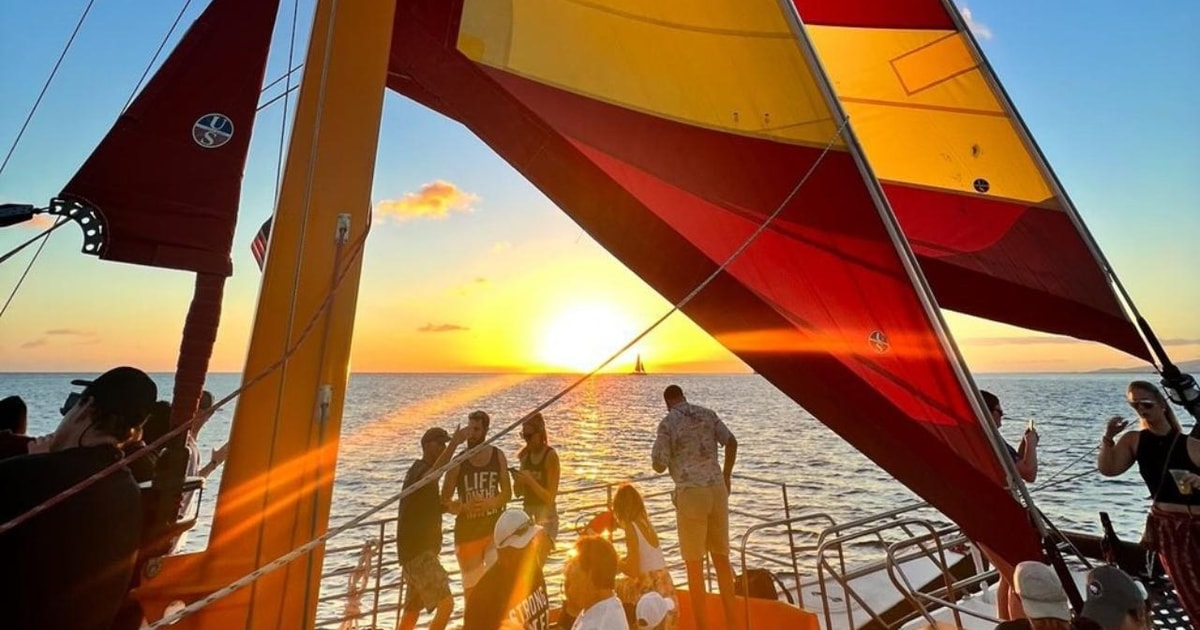 Honolulu: Sunset Catamaran Sailing Experience | GetYourGuide