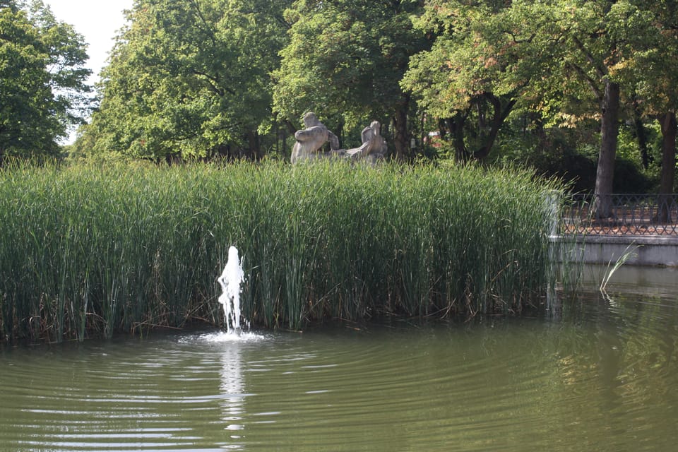 Cologne: Guided Tour of Lindenthal | GetYourGuide