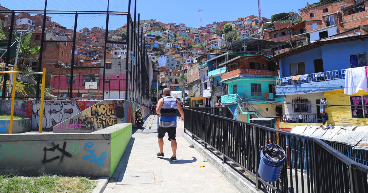 Medellin : Tour de transformation des barrios | GetYourGuide