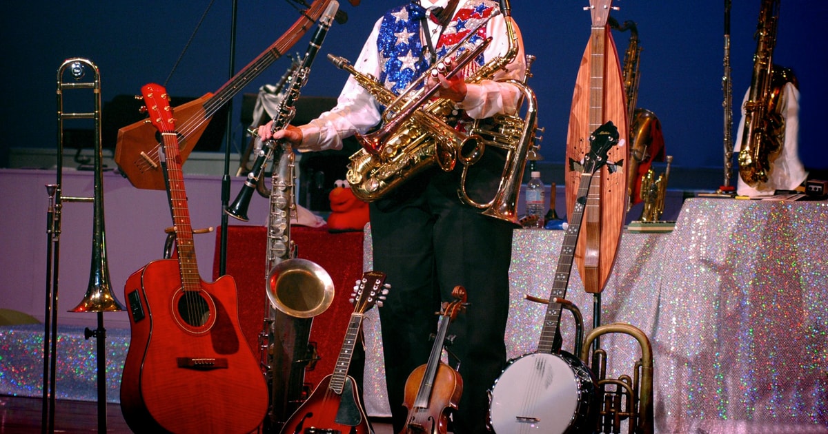 Pigeon Forge: Patty Waszak Music and Comedy Show | GetYourGuide