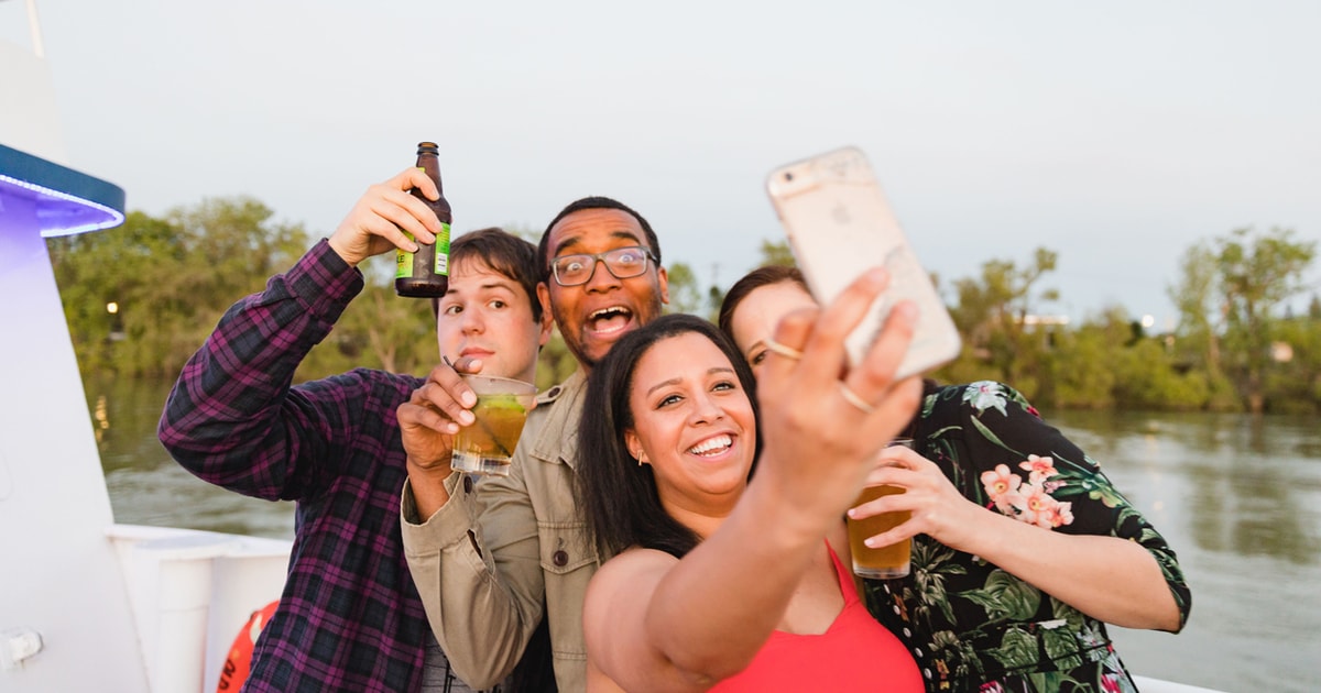 Sacramento: Rock De Jacht Riviercruise | GetYourGuide