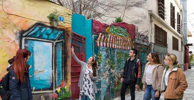 เอเธนส์: ทัวร์ย่าน Gazi-Metaxourgeio กลุ่มเล็ก | GetYourGuide