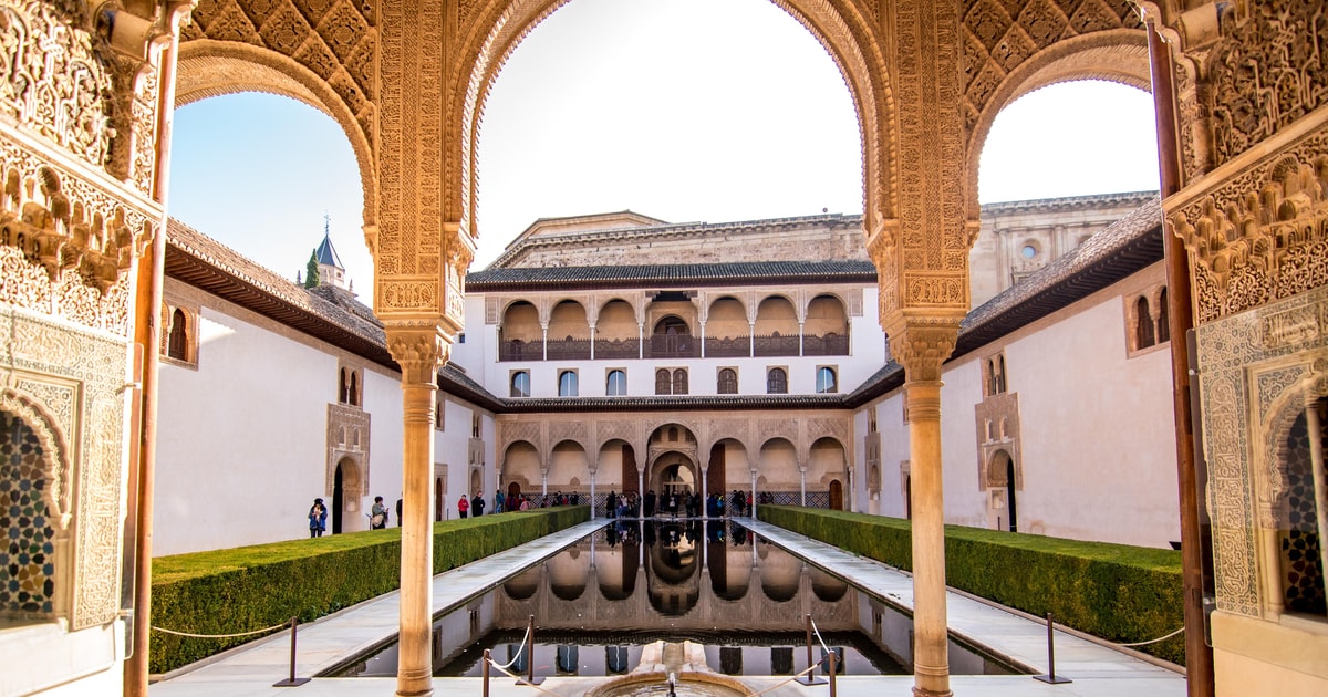 Day Trip to Granada from Seville: Alhambra and Albaicín | GetYourGuide