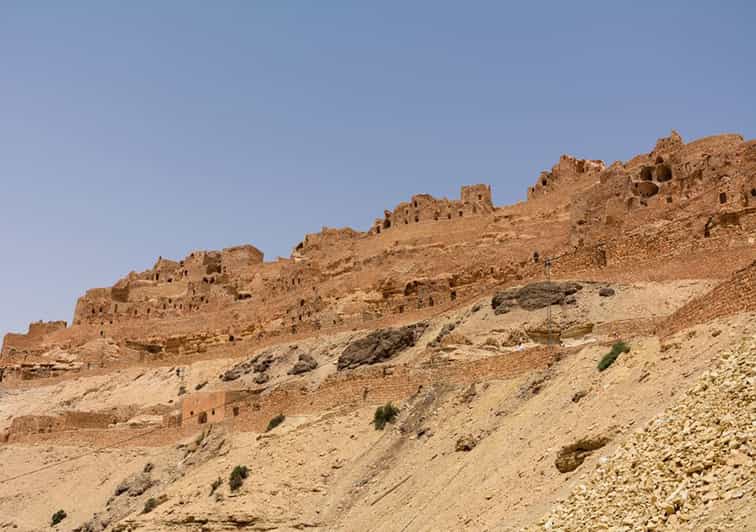 Djerba-Zarzis: Tataouine, Chenini i Ksar Hadada Day Tour | GetYourGuide