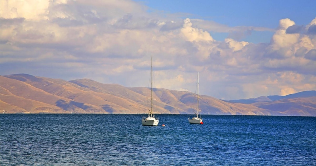 Ερεβάν: Hayravank Monastery Tour: Lake Sevan, Noratus, & Hayravank ...