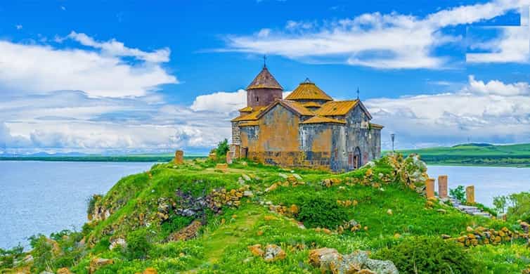 Ereván: recorrido por el lago Sevan, Noratus y el monasterio de ...