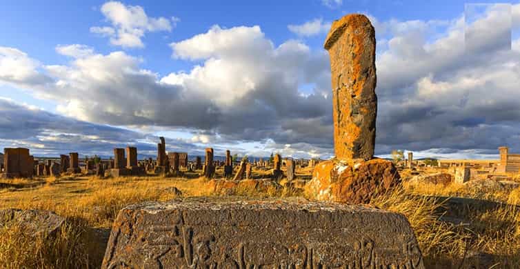Ereván: recorrido por el lago Sevan, Noratus y el monasterio de ...