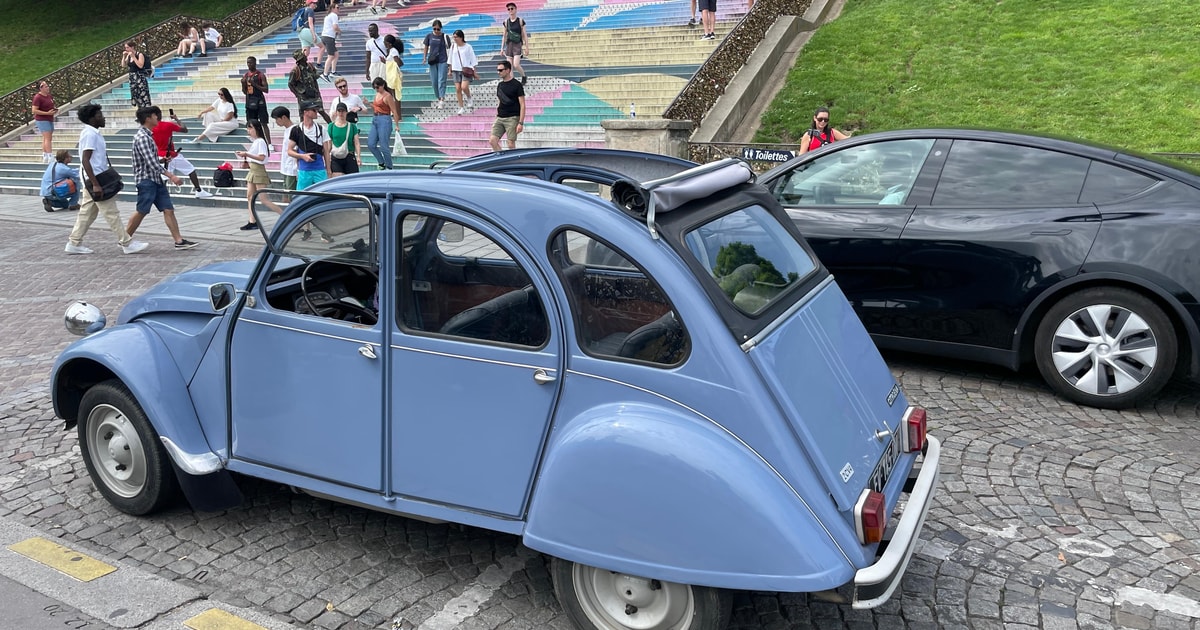 巴黎：2CV 游览巴黎市中心 | GetYourGuide
