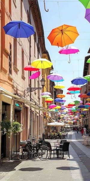 Ferrara: Guided City Highlights Walking Tour | GetYourGuide