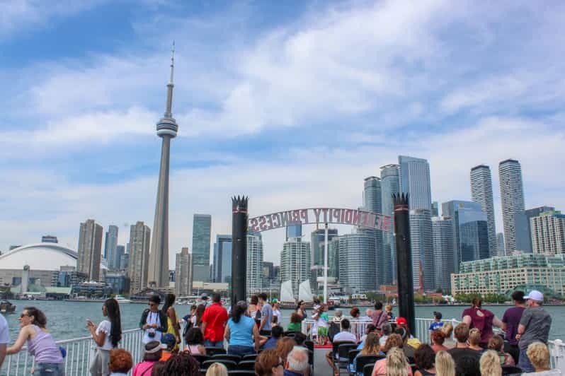 Toronto: Hop-On Hop-Off Sightseeing Bus Ticket | GetYourGuide