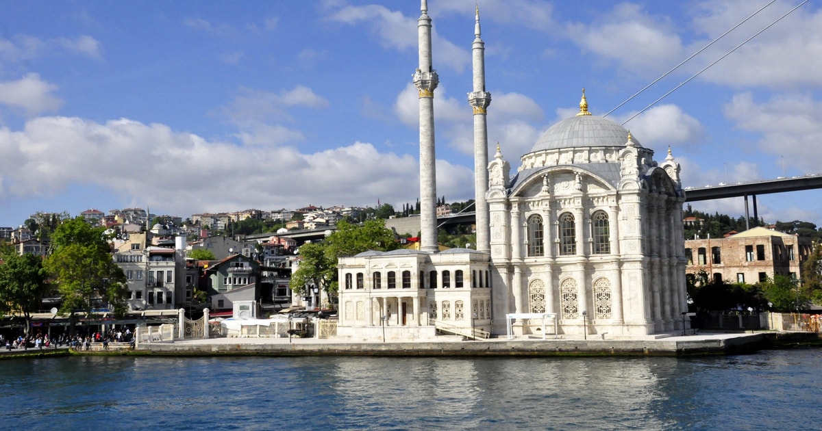 Istanbul: Bosphorus Boat Cruise | GetYourGuide