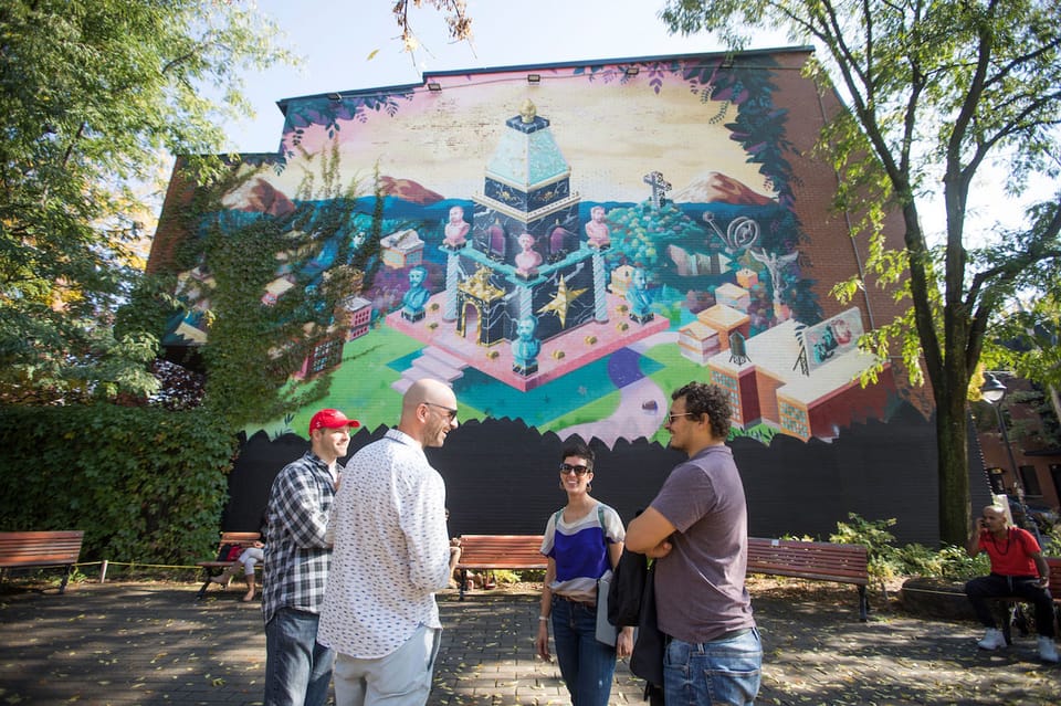 Montreal: Visita guiada a pie de 2 horas por el Arte Callejero y los ...