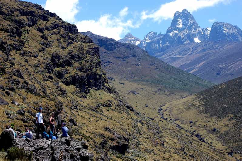 Monte Kenia: Experiencia de escalada de 5 días desde Nairobi | GetYourGuide