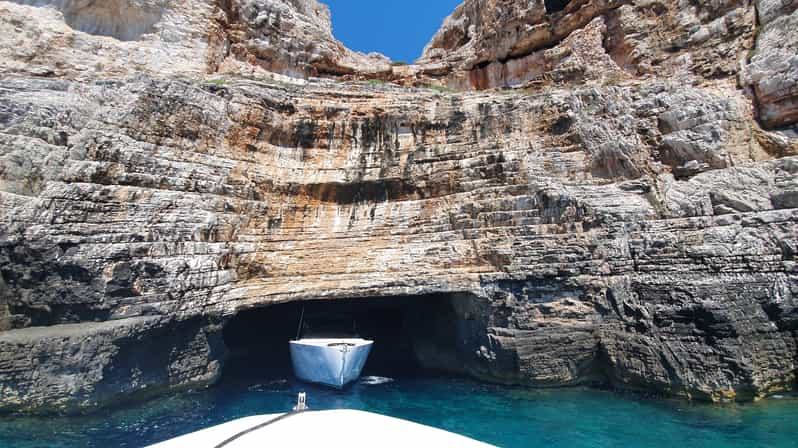 Desde Split: Excursión a las Cuevas Azules con todo incluido y almuerzo ...