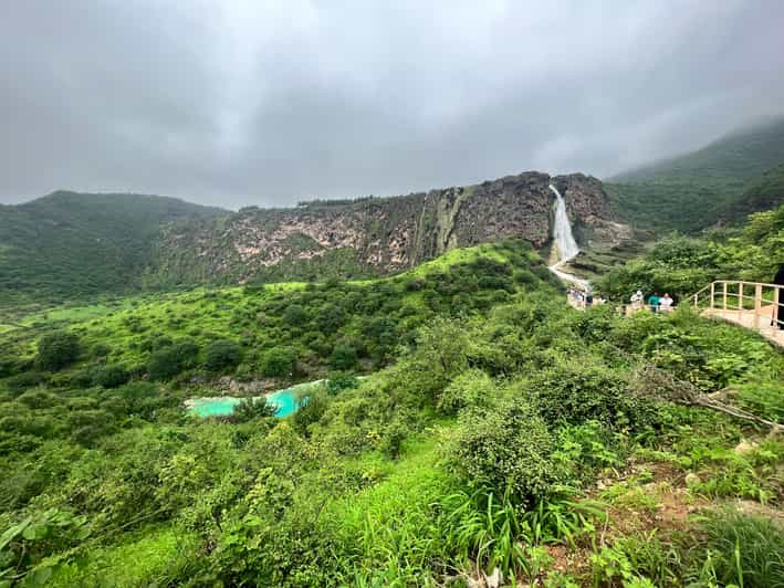 East Salalah: Wadi Darbat Waterfall, Mountain Safari Tour | GetYourGuide
