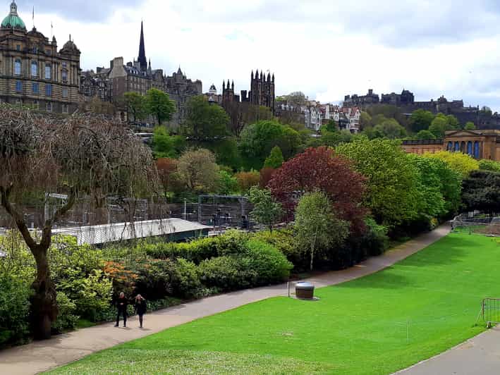 Edinburgh: City Highlights Private Guided Walking Tour | GetYourGuide