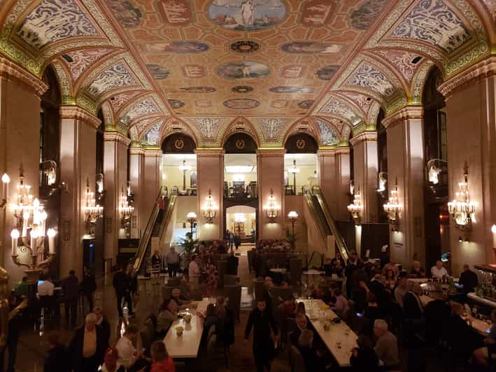 Chicago: Gangsters and Ghosts 2-Hour Walking Tour | GetYourGuide