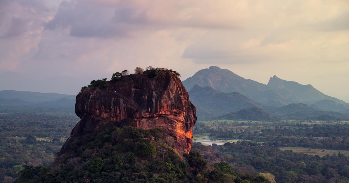 Da Kandy: Tour privato di Sigiriya e Dambulla | GetYourGuide