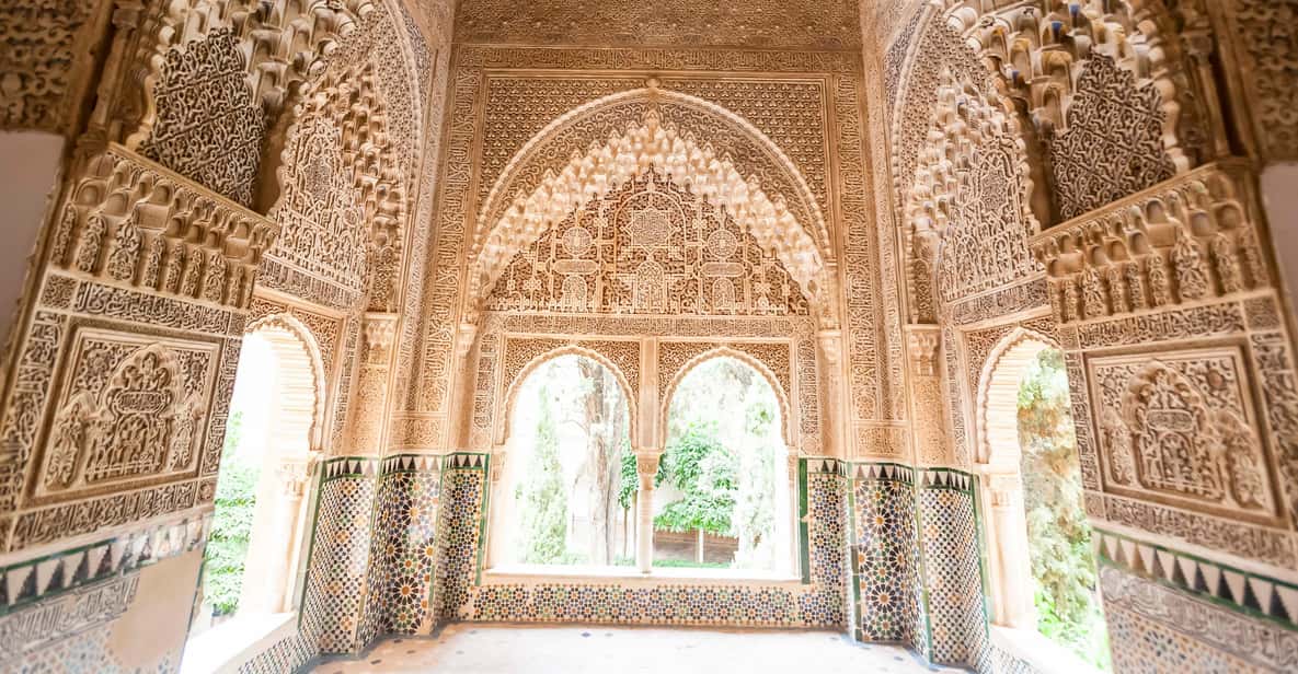 Private tour in all complete complex of Alhambra with ticket | GetYourGuide