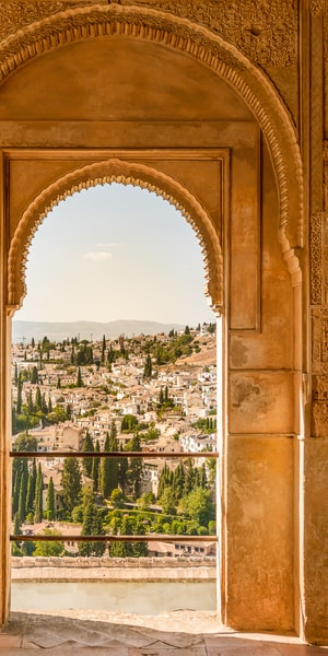 Granada: Alhambra Ticket and Guided Tour with Nasrid Palaces | GetYourGuide