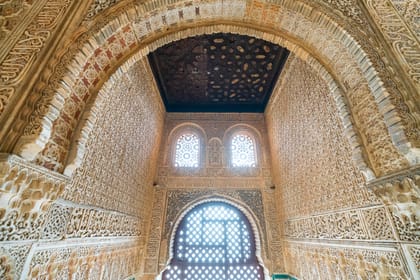 Granada: Alhambra Ticket and Guided Tour with Nasrid Palaces | GetYourGuide