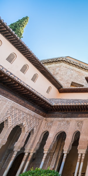 Granada: Alhambra Ticket and Guided Tour with Nasrid Palaces | GetYourGuide