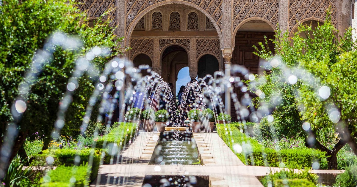 Granada: Alhambra Fast-Track Guided Tour | GetYourGuide