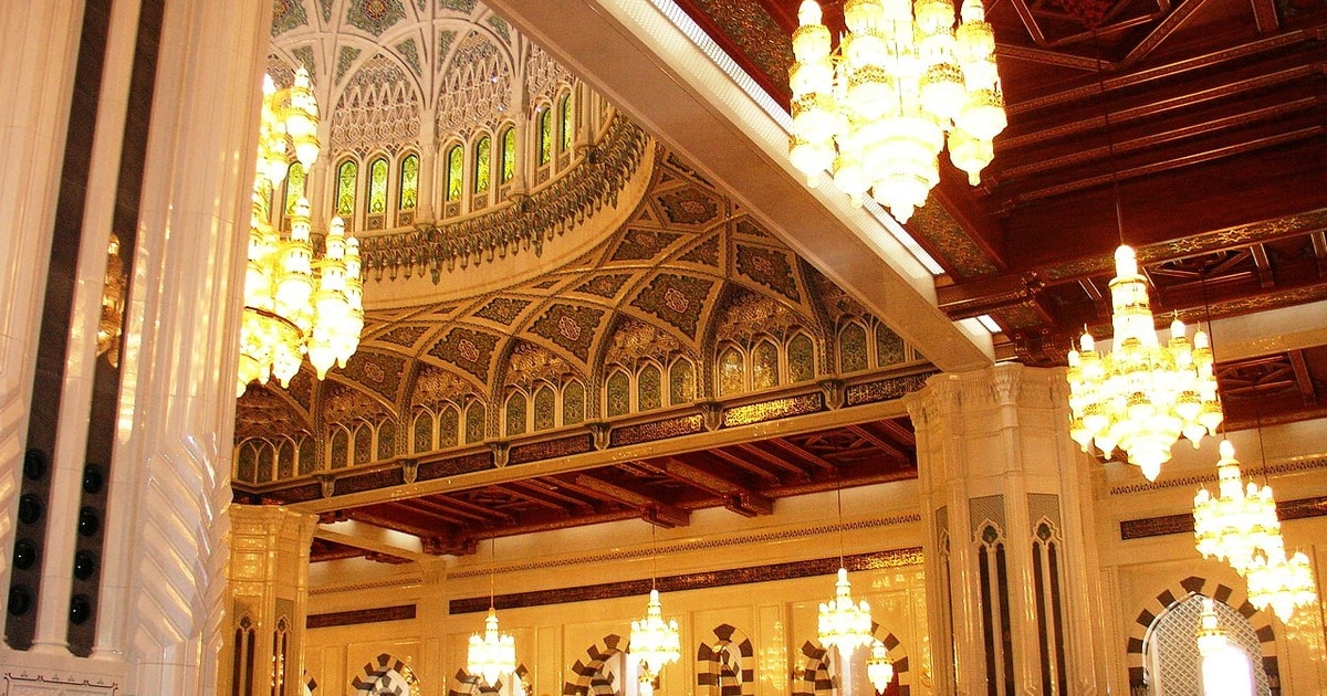 Muscat: Halbtagestour Sightseeingtour und Besuch der Großen Moschee ...
