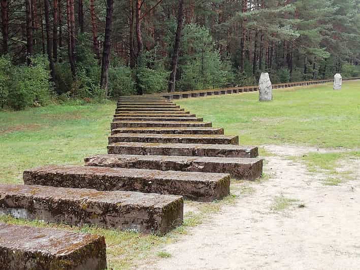 6-godzinna wycieczka prywatnym samochodem do Treblinki z odbiorem z ... 6-godzinna wycieczka prywatnym samochodem do Treblinki z odbiorem z ...