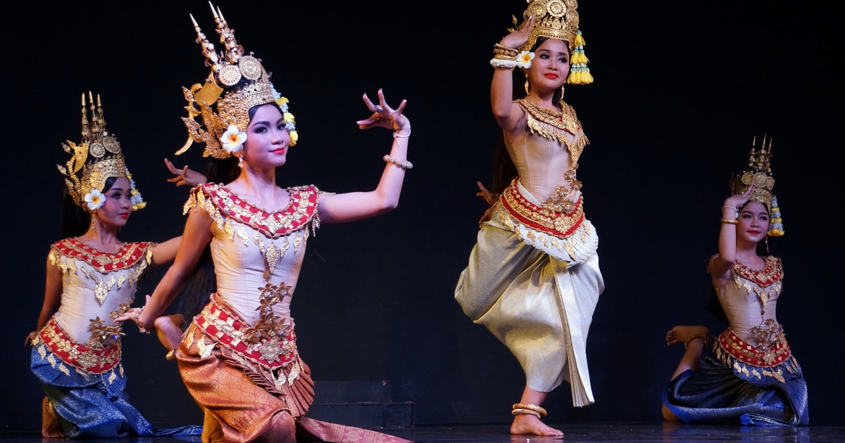 Phnom Penh: Dinner and Traditional Cambodian Dance Show - Phnom Penh ...